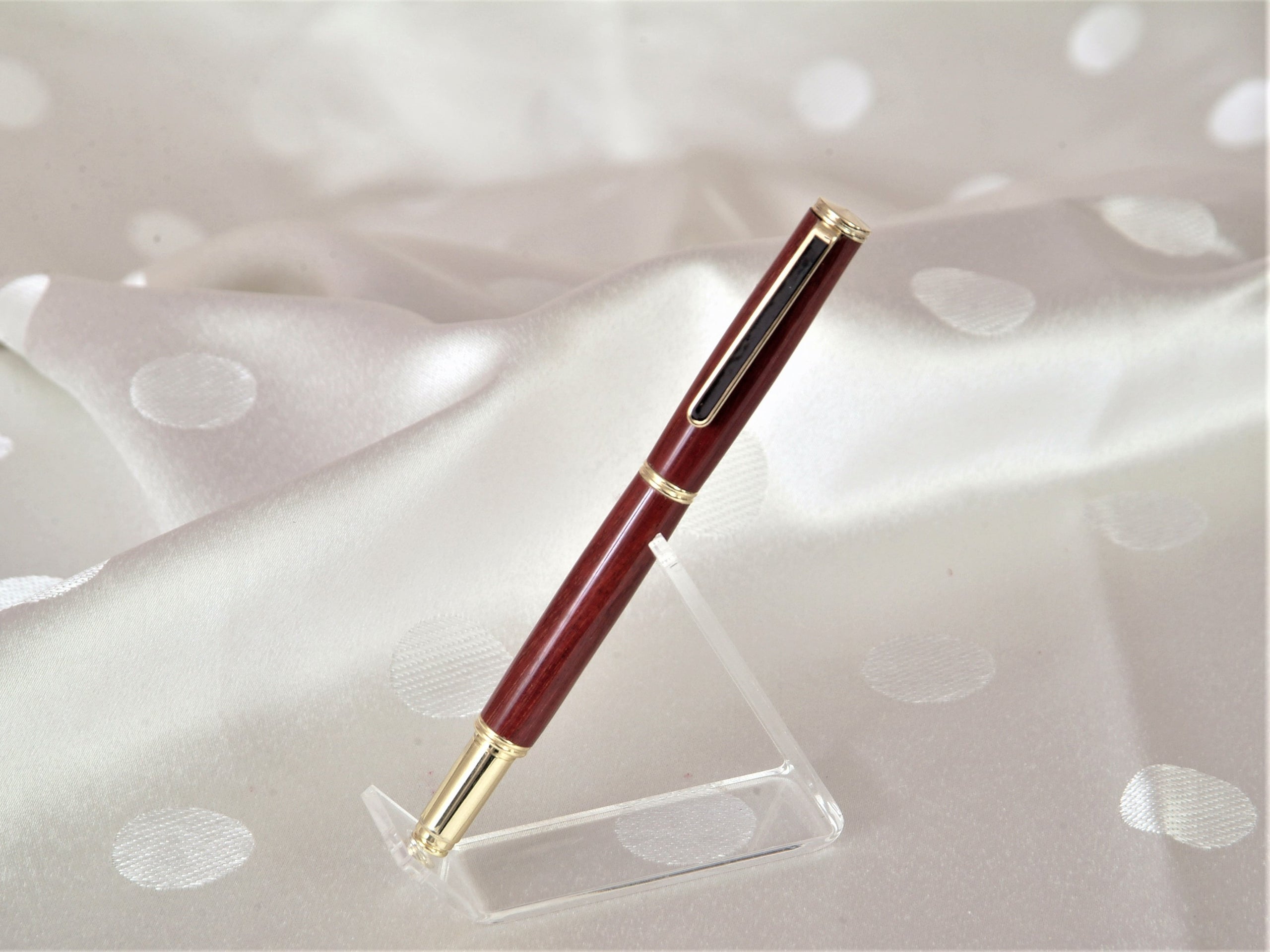 Traditional Fountain Pen | The Writer's Obsession